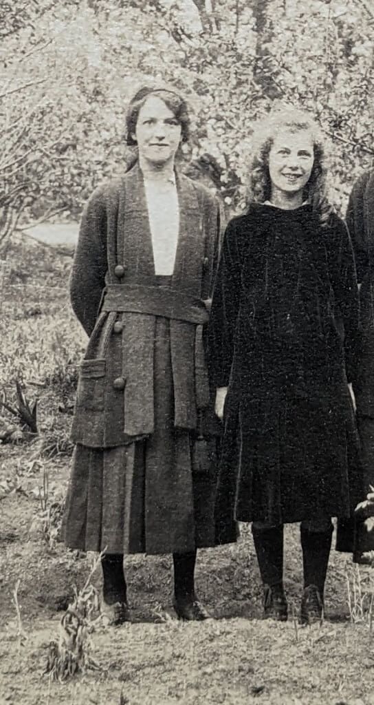 Phyllis WINTER. Forever young. - Cicadas, Bees and Barge Poles